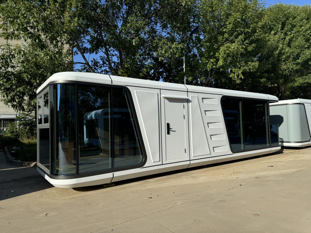 Glamp V8B - Luxury Glamping Pod for Expansive Outdoor Living